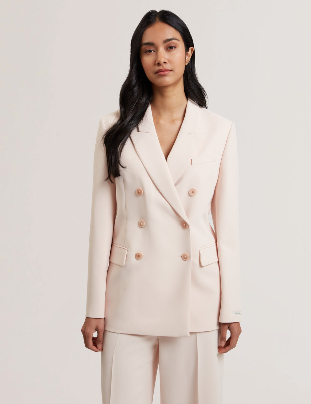 Ted Baker Qatar | Effortless British Fashion – Free Delivery